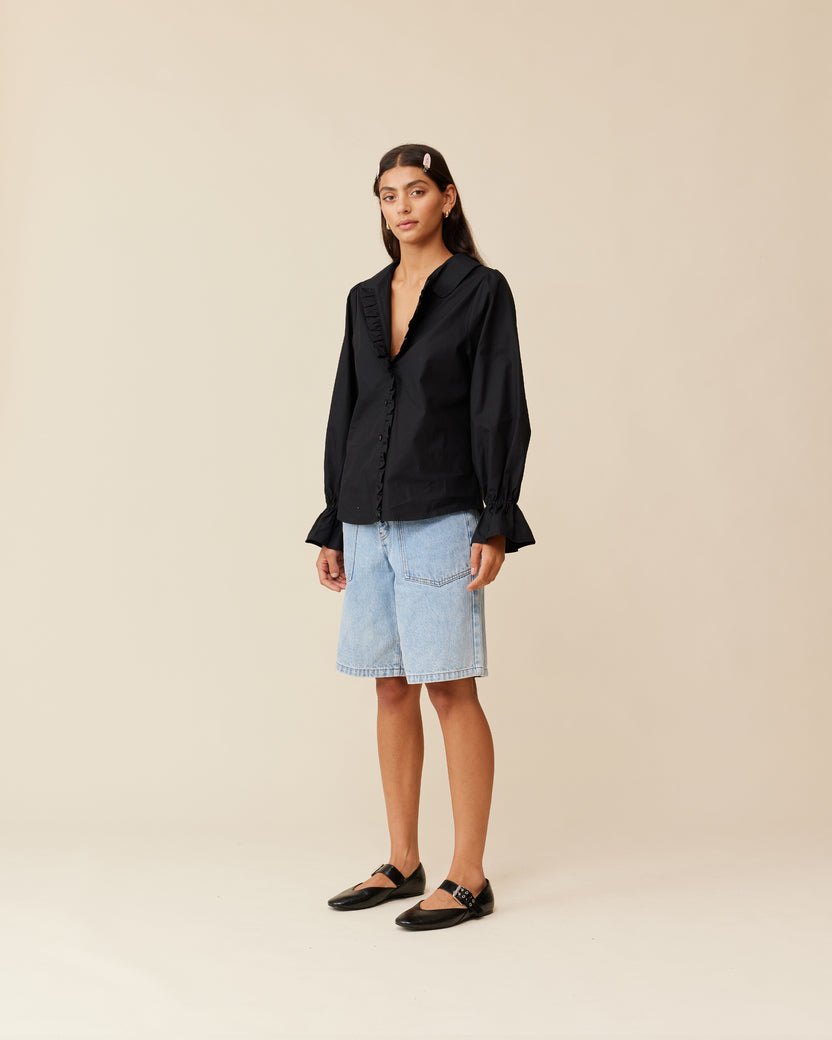 SANDLER RUFFLE SHIRT BLACK | RUBY